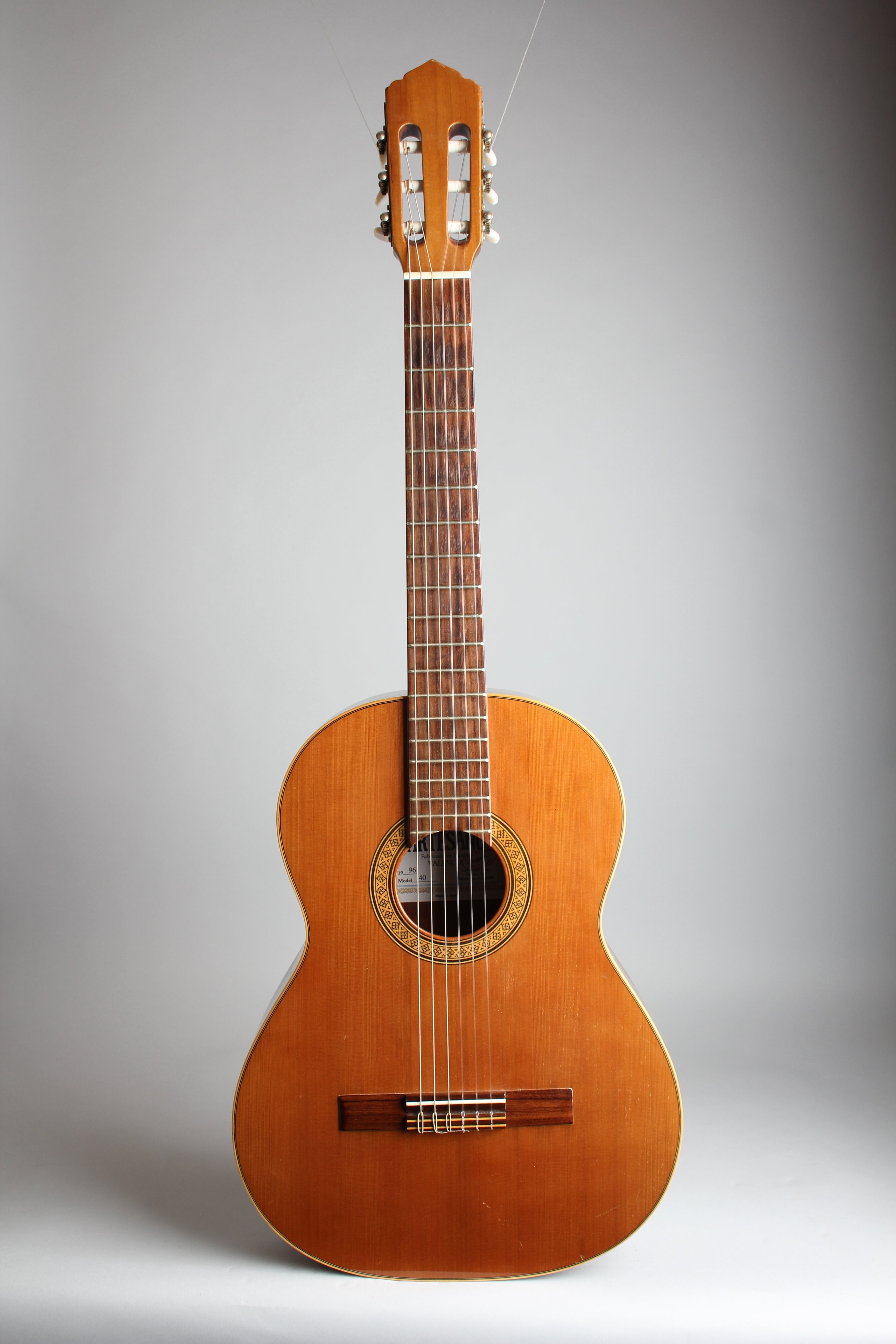 Juan Orozco Artesano Model 40 Classical Guitar (1996) – RetroFret